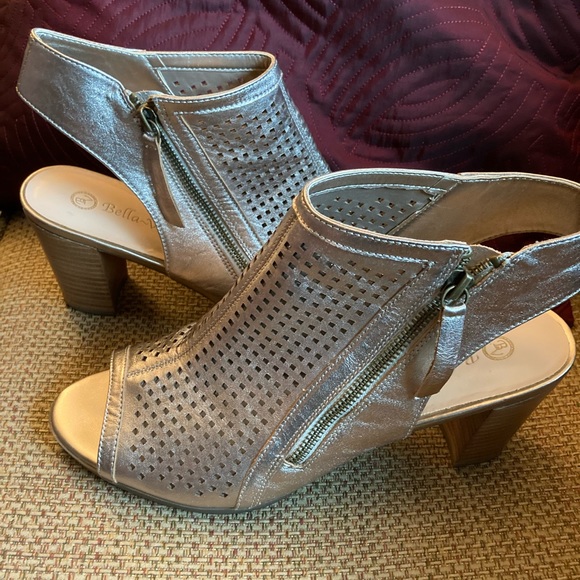 Bella Vita | Shoes | Bella Vita Lenore Heeled Sandal Champagne Leather ...